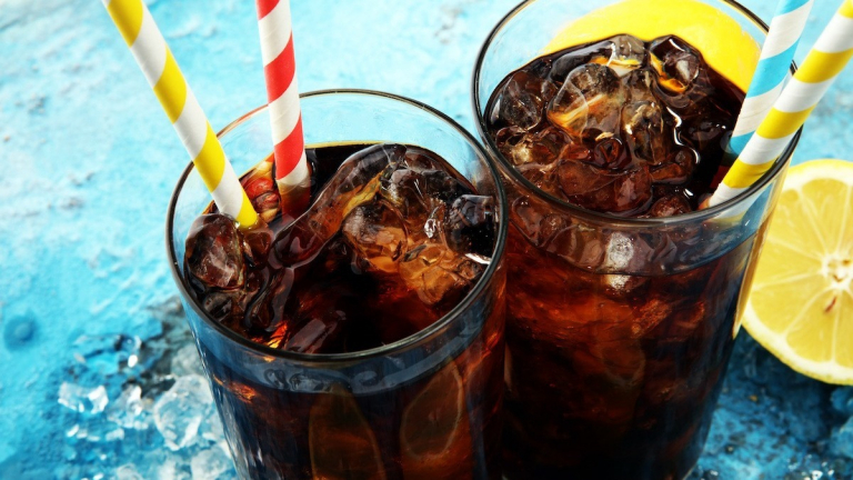 Découvrez les sodas les moins caloriques vendus en supermarché