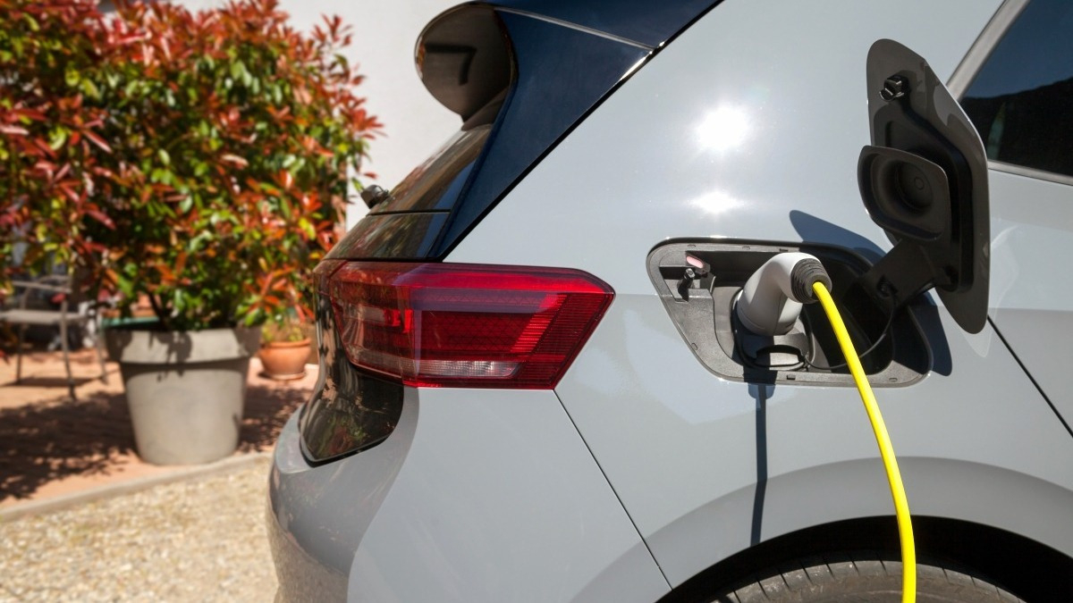 Voiture électrique à 100 € par mois : voici les modèles concernés